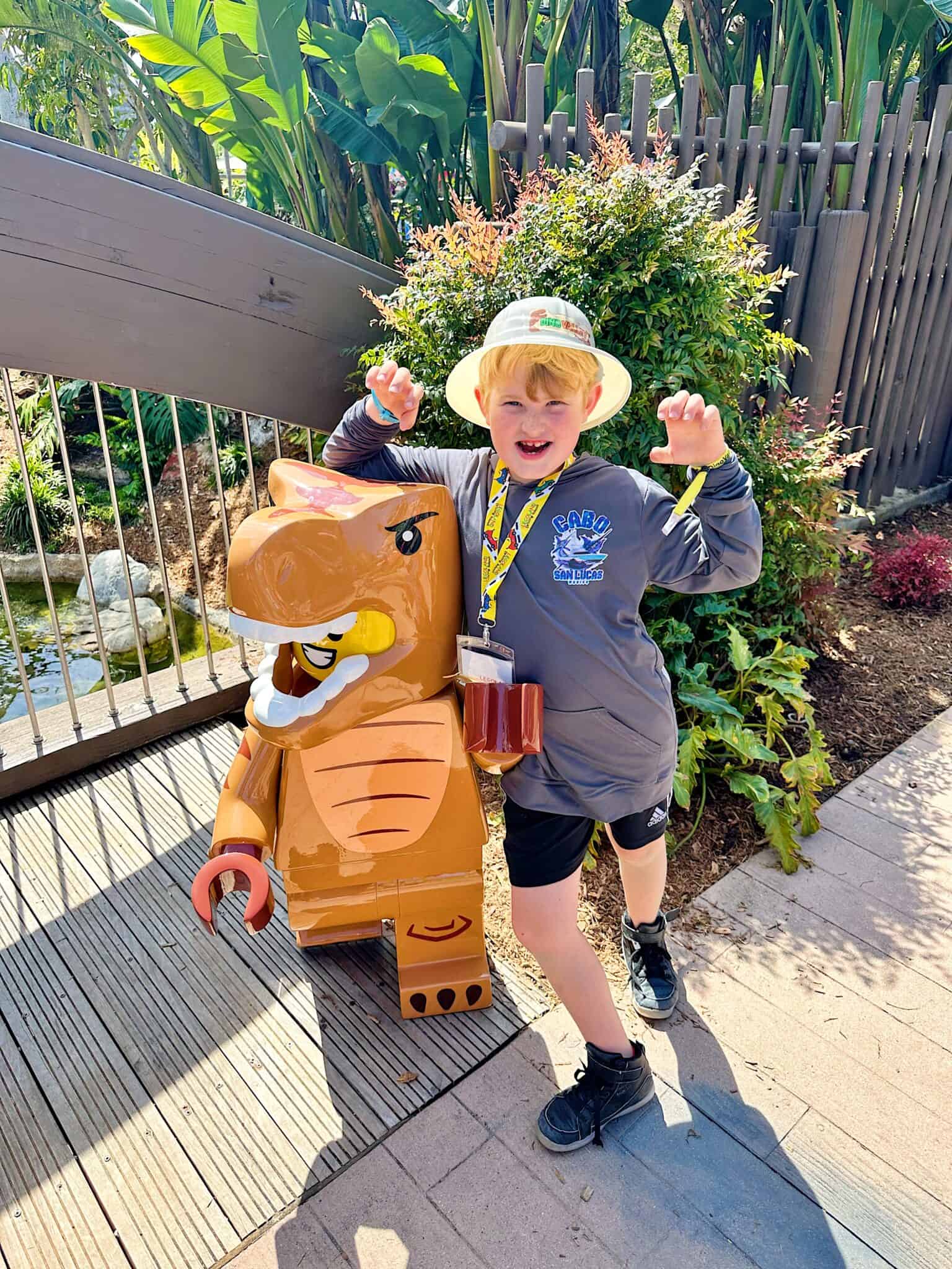 Explore Legoland's Dino Valley - BriGeeski